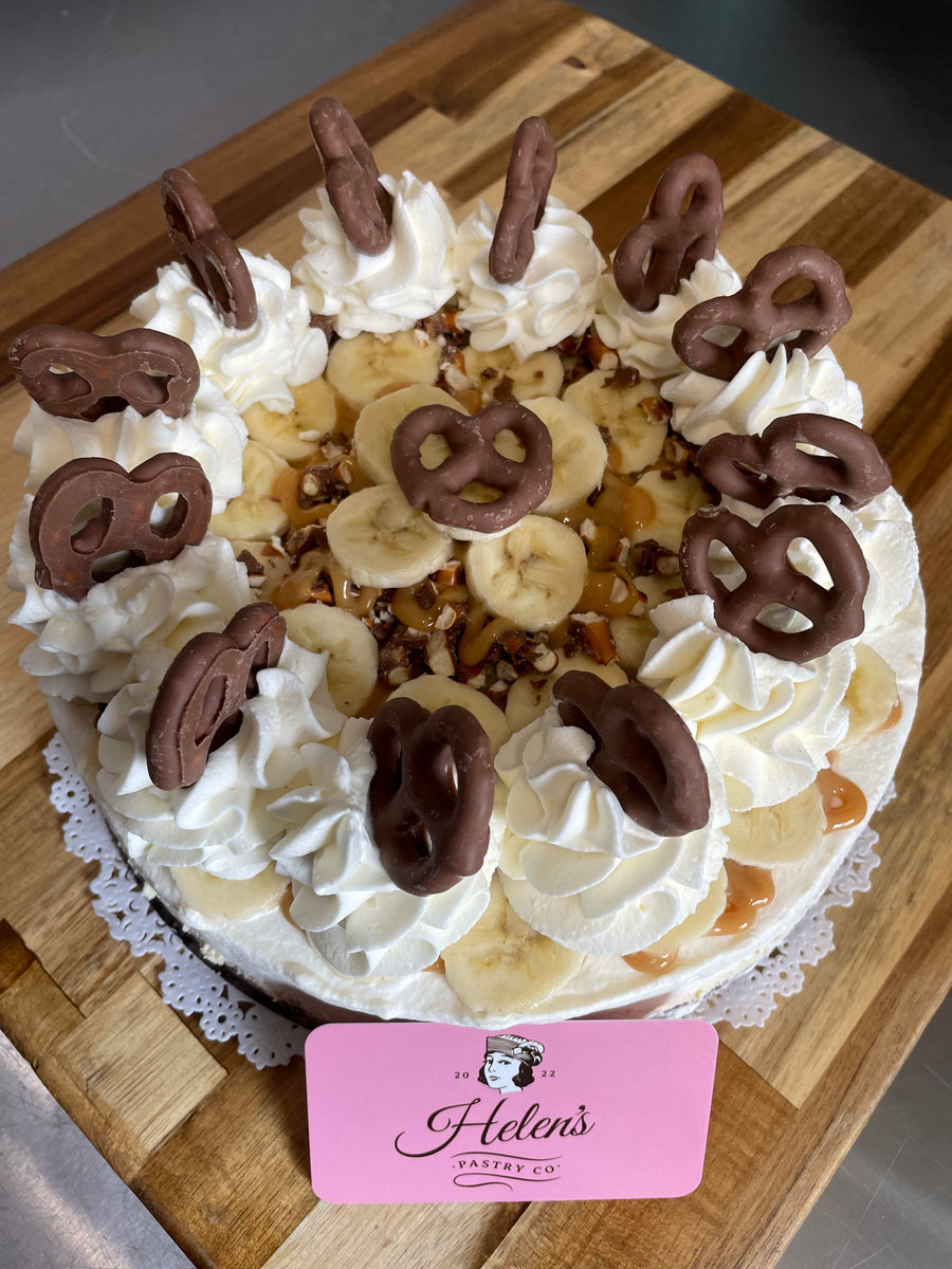 Bannoffee Cheesecake with ANNE’s Chocolate Covered Pretzels – ANNE of ...